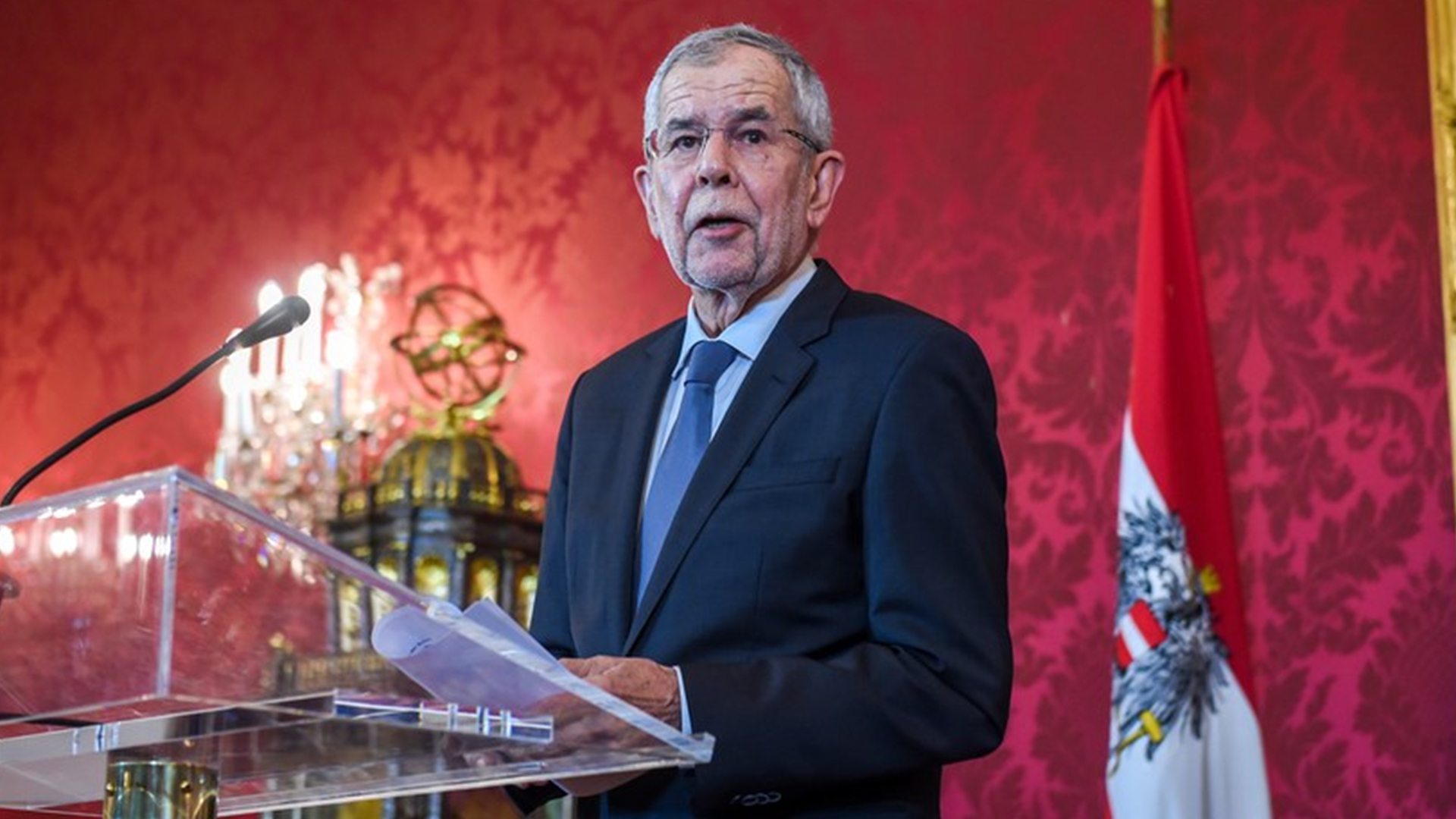 Си Цзиньпин поздравил Александра Ван дер Беллена с переизбранием на пост президента Австрии