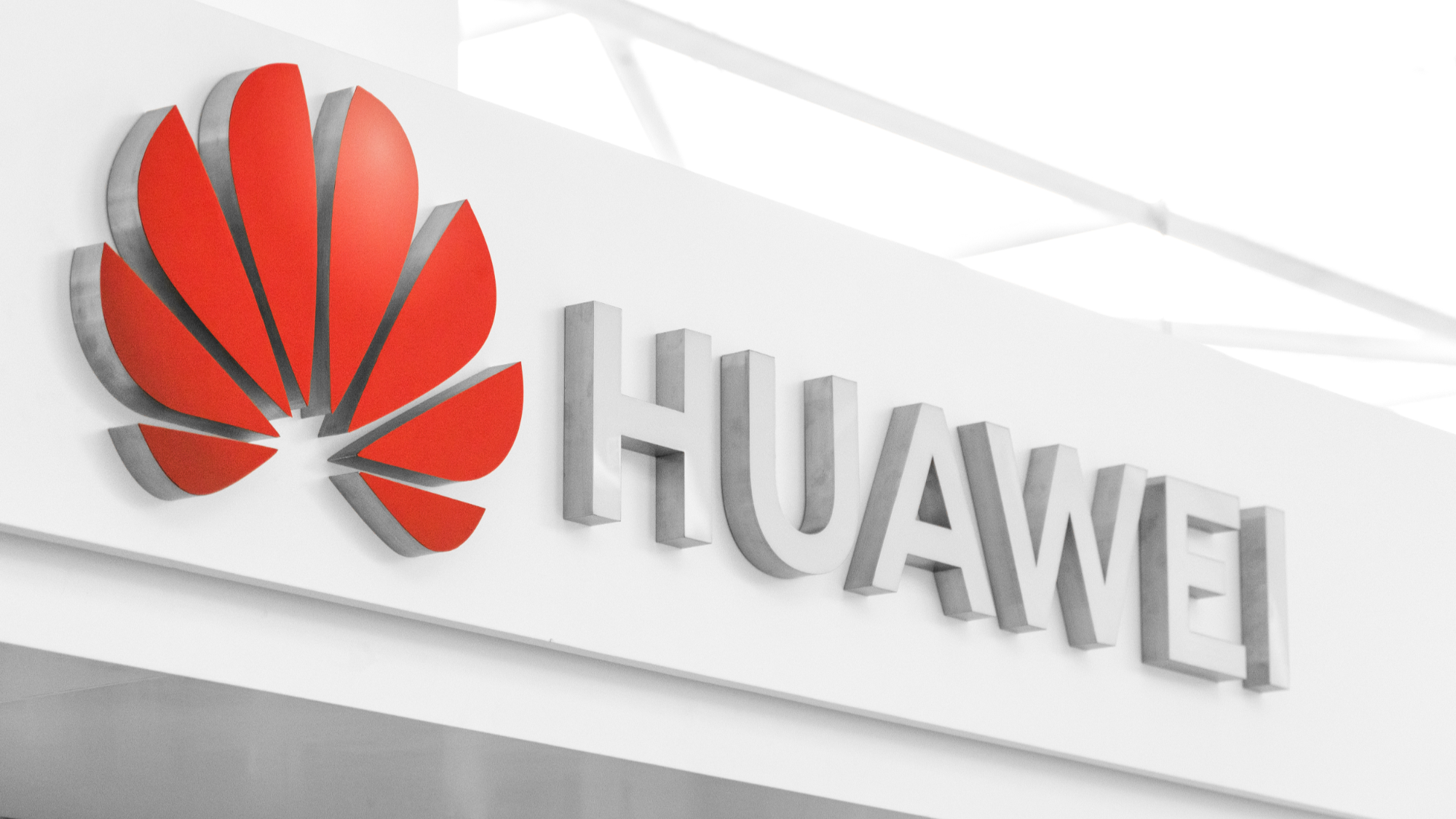 Китайский технологический гигант Huawei набирает популярность в ...