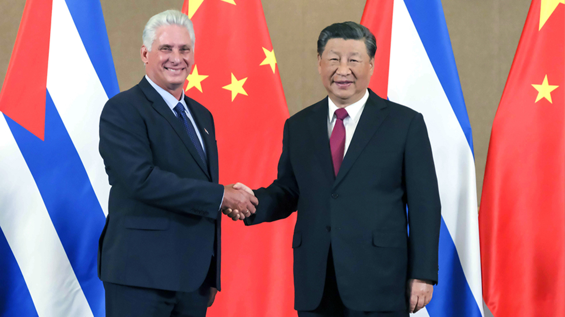 Председатель КНР Си Цзиньпин встретился с президентом Кубы Мигелем Диас Канелем Cgtn на русском