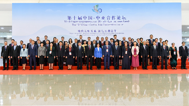 Си Цзиньпин направил поздравительное письмо в адрес 10 го форума сотрудничества Китай