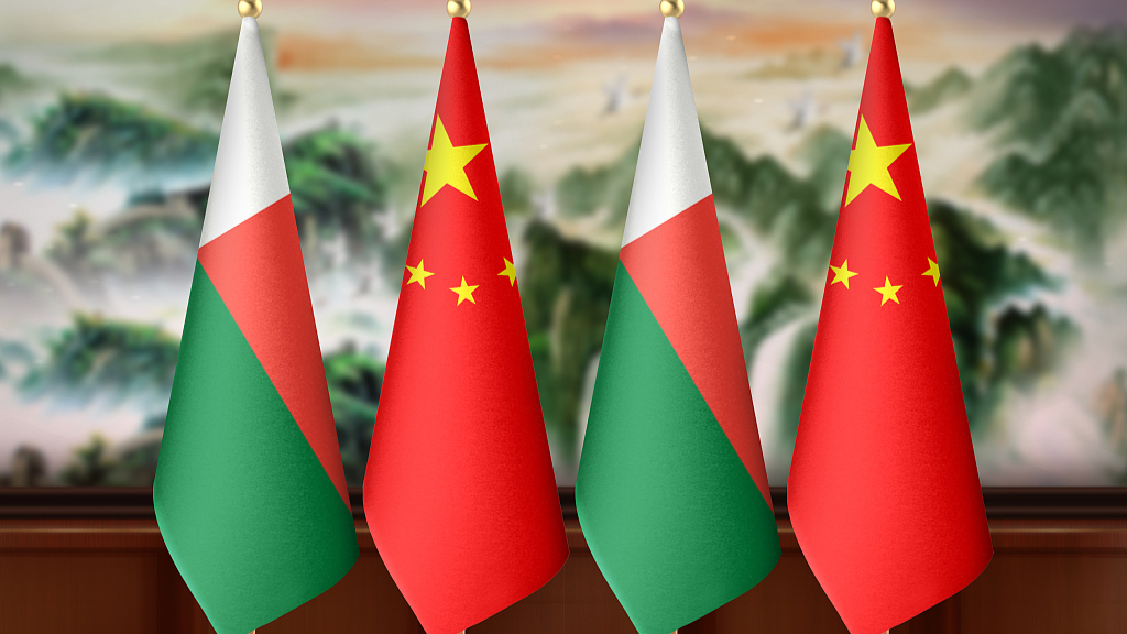 Си Цзиньпин поздравил Андри Радзуэлину с переизбранием на пост президента Мадагаскара Cgtn на